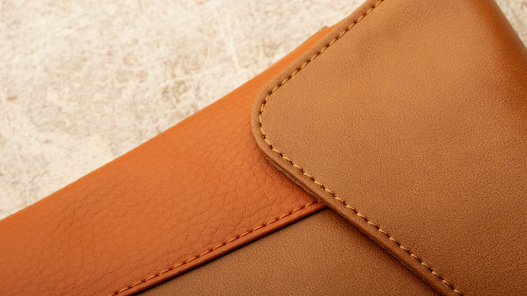 Aro Mini Slim Crossbody Bag – us.moshi (US)