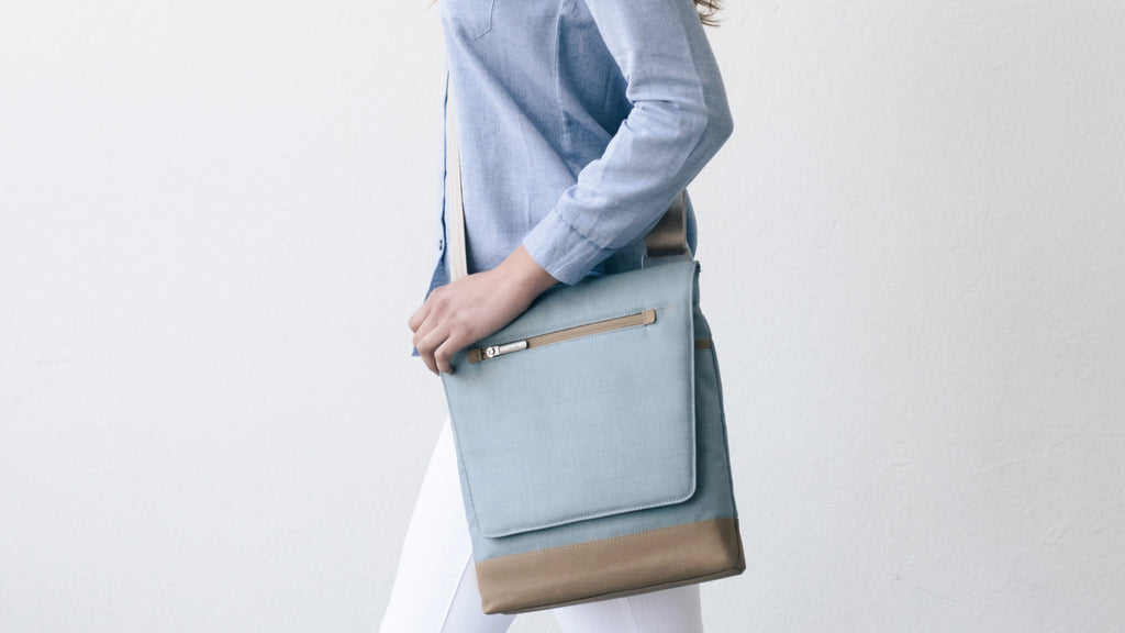 Aerio Lite Laptop Messenger Bag – us.moshi (US)