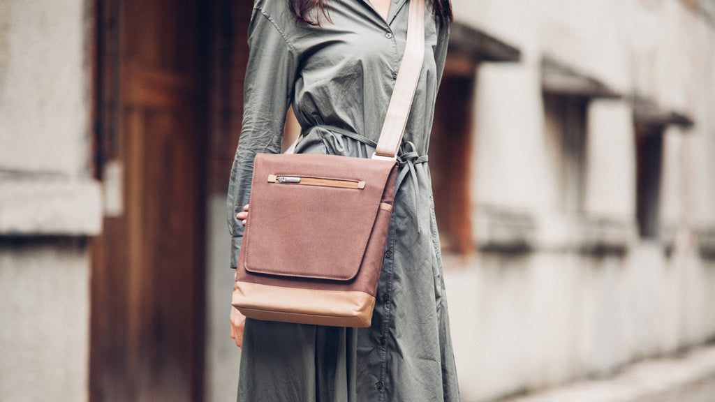 Aerio Lite Laptop Messenger Bag – us.moshi (US)